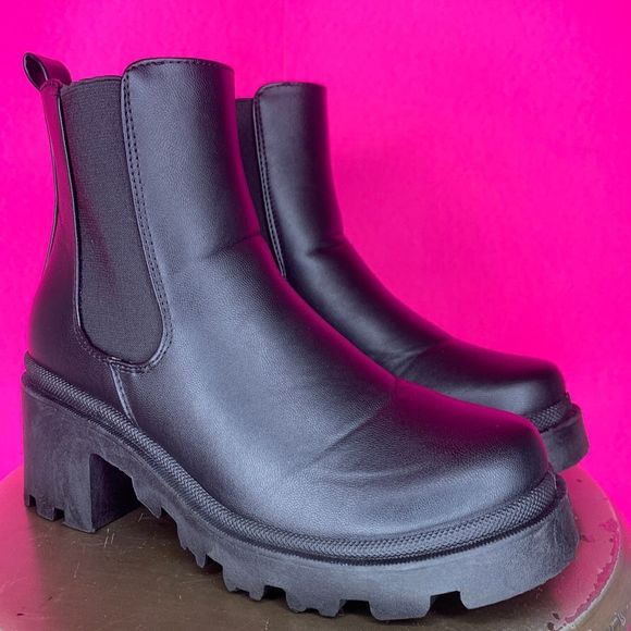 Wild Diva | Shoes | Wild Diva Black Faux Leather Lug Sole Block Sole ...